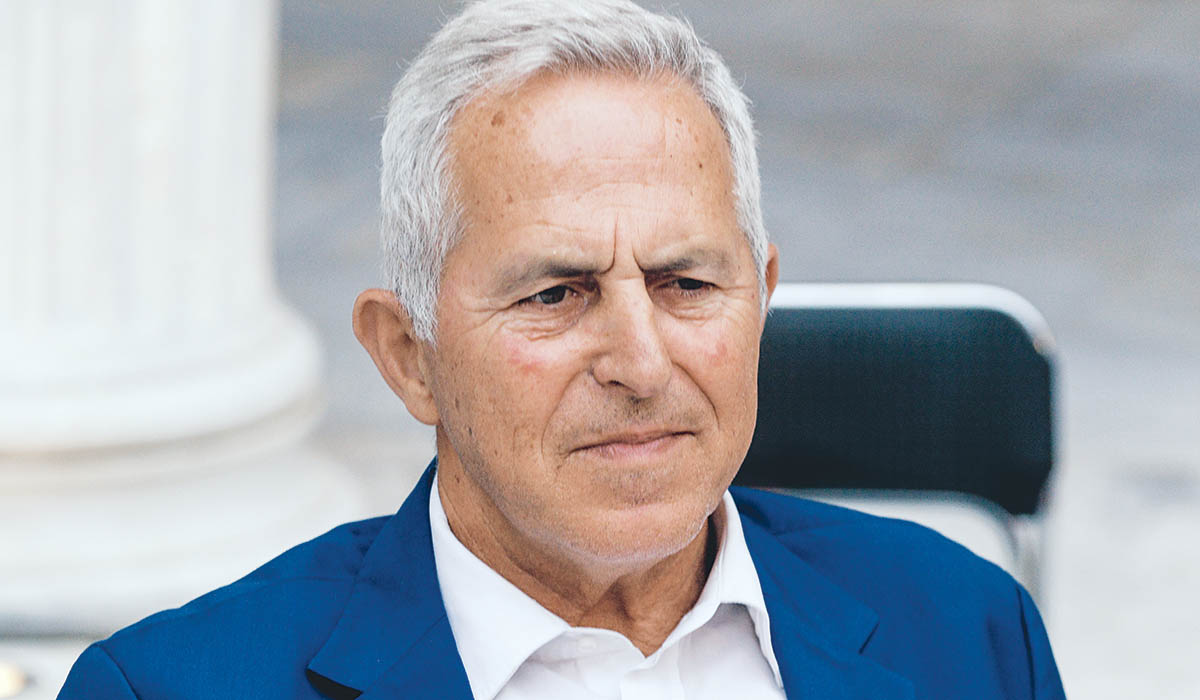 Συγκυβέρνηση Ν.Δ.- ΣΥΡΙΖΑ προτείνει και ο Αποστολάκης
