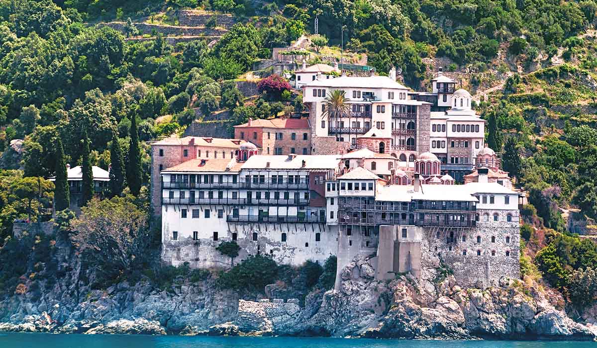Η ΝΙΚΗ αναγκάζει τον Κυριάκο να πάει στο Αγ. Ορος 36 χρόνια μετά